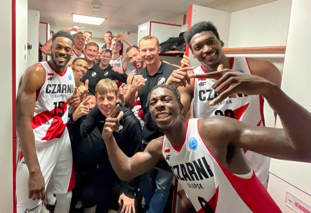 Czarni zrobili pierwszy krok